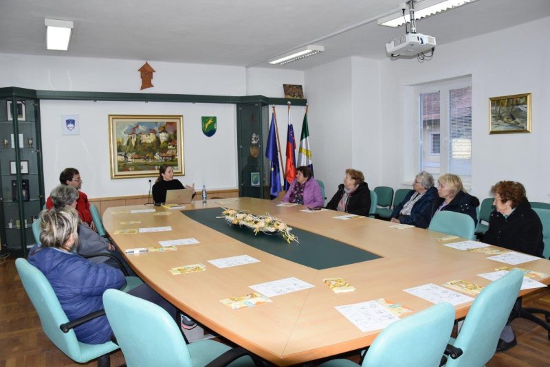 Darilo ženskam za 8. marec: predavanje o presejalnem programu raka dojk ...